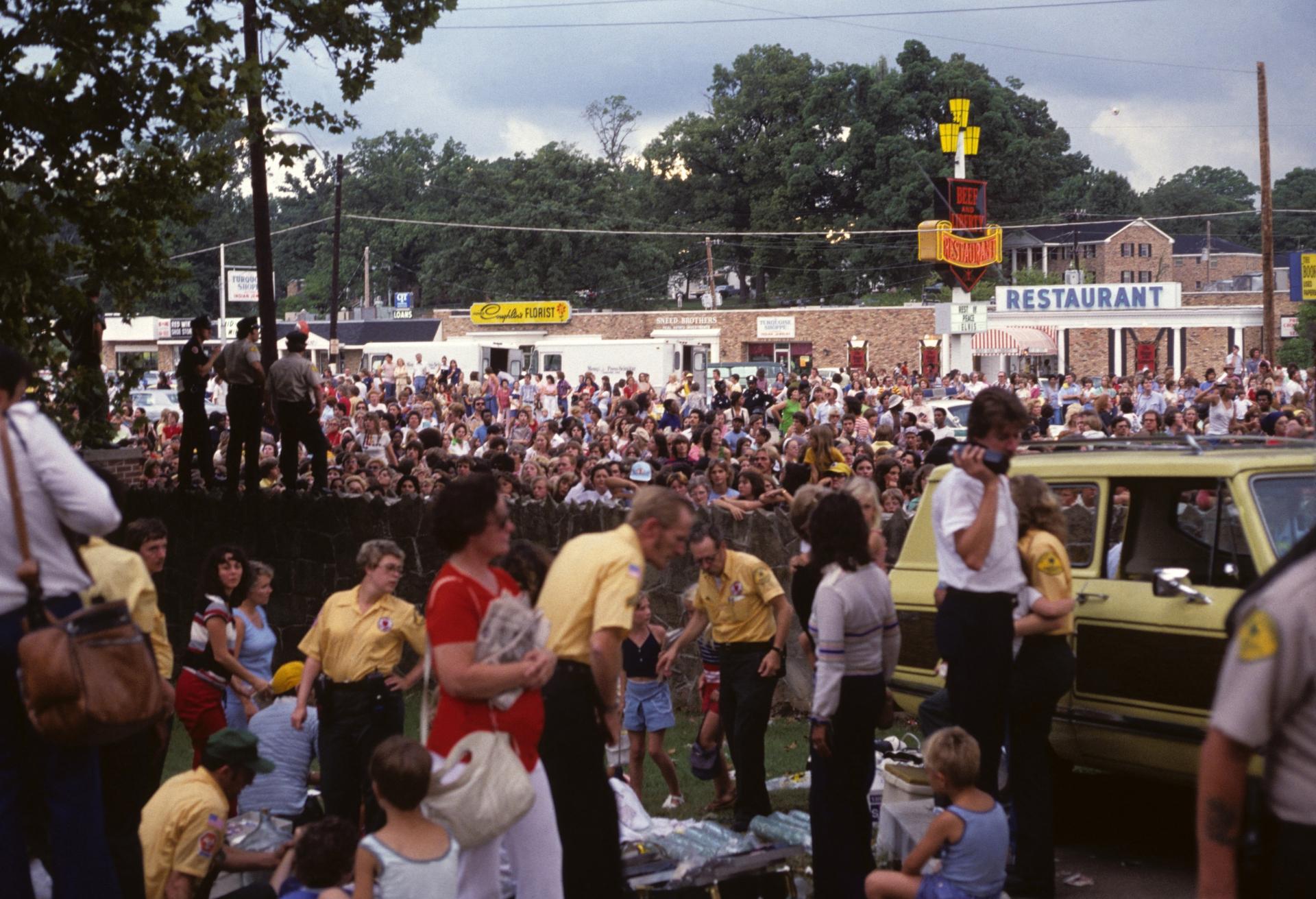 40 anni fa moriva Elvis Presley, il ricordo di “The King” - Foto 1 di ...