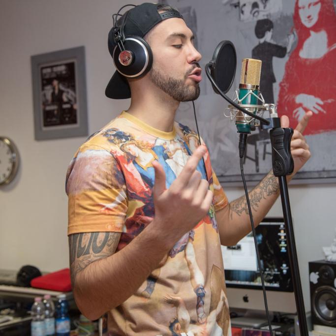 Tutte le stelle di “Bella Lucio!” - Foto 1 di 15 - Radio 105