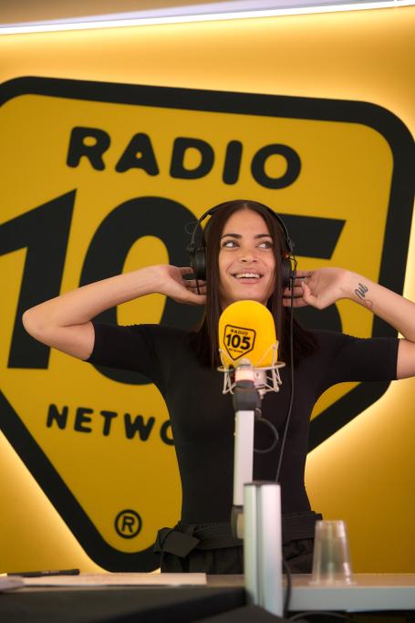 Elodie ospite negli studi di Radio 105 - Foto 1 di 7 - Radio 105