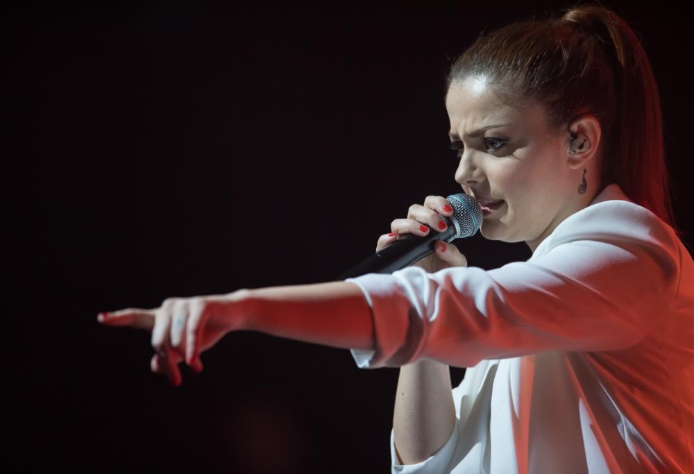 Annalisa in diretta con Max Brigante, mercoledì 12 alle 18.00 - Radio 105