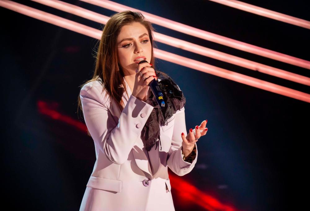 Annalisa festeggia in bikini il successo con i Boomdabash - Radio 105