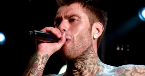 Fedez coinvolto in una rissa con MC Cece - Radio 105