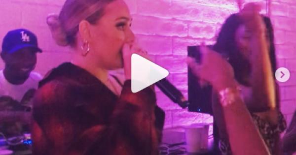 Adele beccata a "rappare" durante un party a Los Angeles - Radio 105