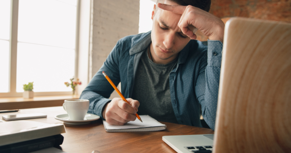 I 10 errori che gli italiani commettono sempre in grammatica - Radio 105