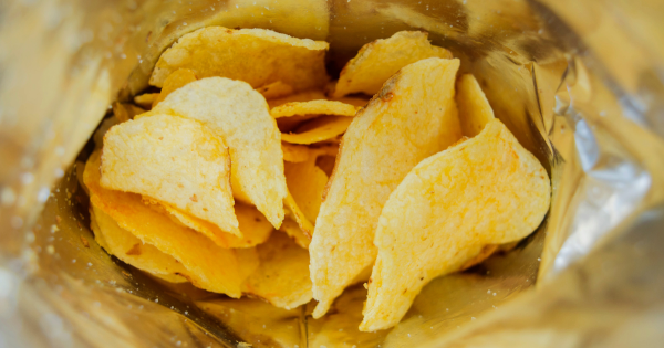 Perché i sacchetti di patatine sono mezzi vuoti? - Radio 105