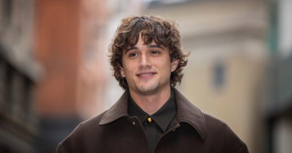 Tommaso Donadoni, il nuovo personaggio di "Che Dio ci aiuti" - Radio 105