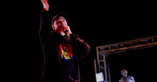 Fabri Fibra celebra i 10 anni di "Guerra e pace" - Radio 105