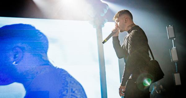 Perché Paky si è esibito con un cappio al collo? - Radio 105