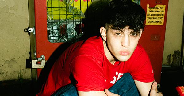 Fuori "Stavo giù", il nuovo singolo di Mida - Radio 105