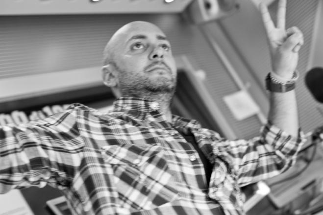 Inside the radio: l'obiettivo di 105 Backstage nei corridoi di Radio ...