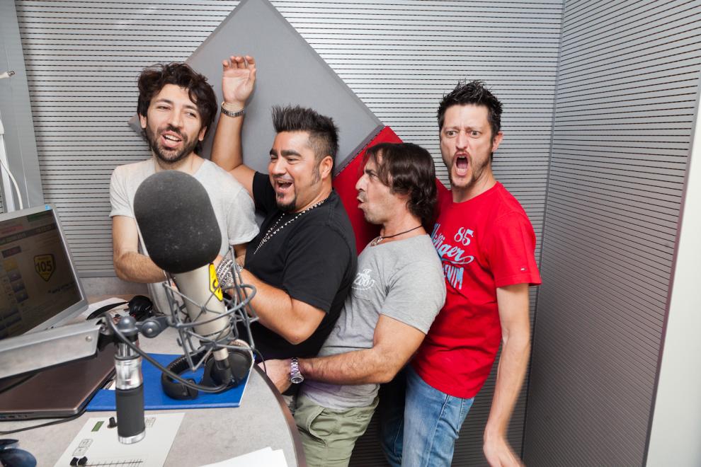 Paura e delirio nei corridoi di Radio 105 - Foto 1 di 16 - Radio 105