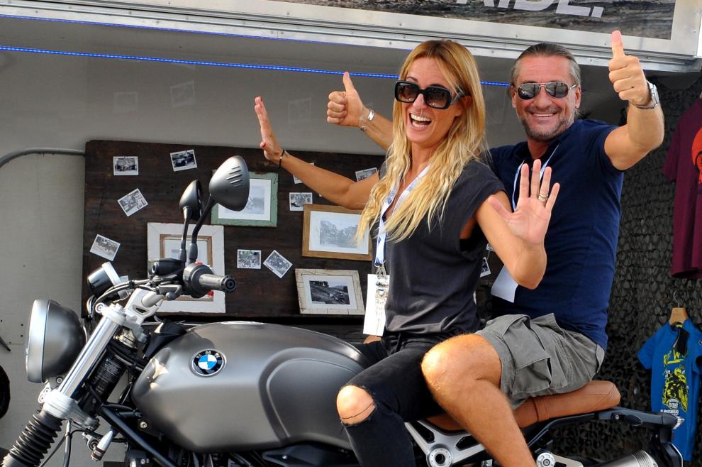 Fabiola e Giuseppe "caldissimi" in Music & Cars... and Moto! - Foto 1 ...