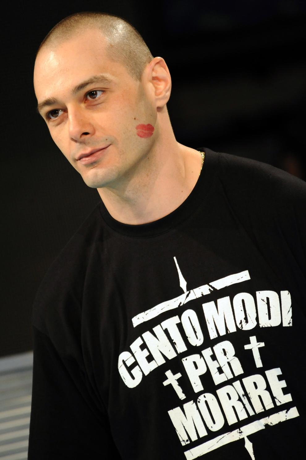 Fabri Fibra: arriva “Fenomeno” la nuova profezia della rap star di ...